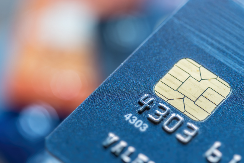 What is a chip card? Why use a chip card instead of a magnetic card ...